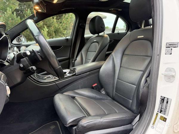 White Mercedes-Benz C 300 2017 in Vilnius, with an engine capacity of 1.99 L and mileage of 155 thousand km for 13900 €, photo 9 on AUTOMOTO.COM.LV