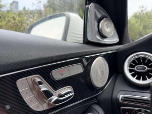 White Mercedes-Benz C 300 2017 in Vilnius, with an engine capacity of 1.99 L and mileage of 155 thousand km for 13900 €, photo 14 on AUTOMOTO.COM.LV