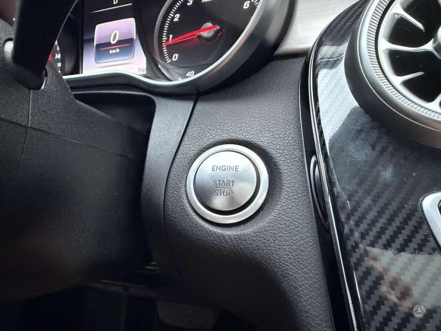 White Mercedes-Benz C 300 2017 in Vilnius, with an engine capacity of 1.99 L and mileage of 155 thousand km for 13900 €, photo 17 on AUTOMOTO.COM.LV