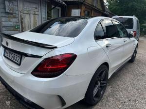 White Mercedes-Benz C 300 2017 in Vilnius, with an engine capacity of 1.99 L and mileage of 155 thousand km for 13900 €, photo 21 on AUTOMOTO.COM.LV