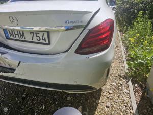 White Mercedes-Benz C 300 2017 in Vilnius, with an engine capacity of 2.00 L and mileage of 135 thousand km for 11000 €, photo 5 on AUTOMOTO.COM.LV