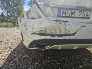 White Mercedes-Benz C 300 2017 in Vilnius, with an engine capacity of 2.00 L and mileage of 135 thousand km for 9900 €, photo 3 on AUTOMOTO.COM.LV