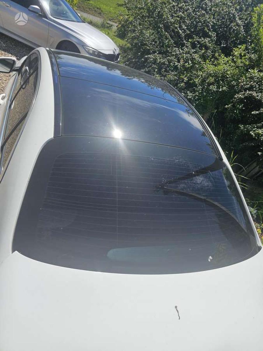 White Mercedes-Benz C 300 2017 in Vilnius, with an engine capacity of 2.00 L and mileage of 135 thousand km for 9900 €, photo 6 on AUTOMOTO.COM.LV