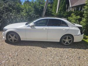 White Mercedes-Benz C 300 2017 in Vilnius, with an engine capacity of 2.00 L and mileage of 135 thousand km for 9900 €, photo 20 on AUTOMOTO.COM.LV