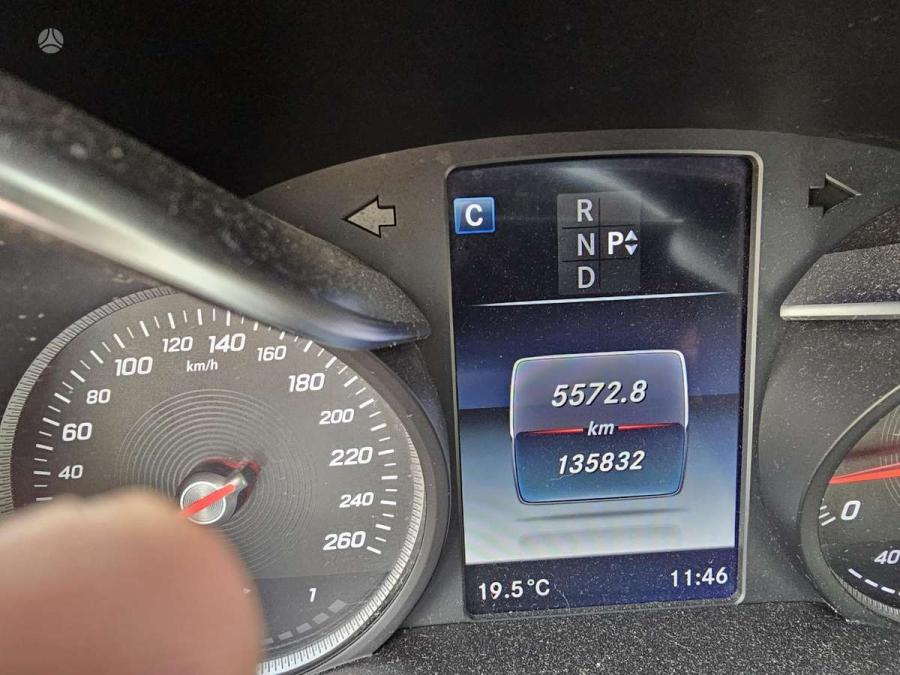 White Mercedes-Benz C 300 2017 in Vilnius, with an engine capacity of 2.00 L and mileage of 135 thousand km for 9900 €, photo 21 on AUTOMOTO.COM.LV