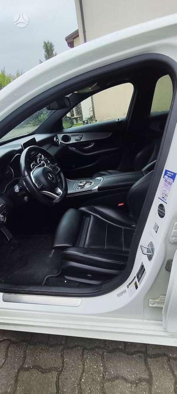 White Mercedes-Benz C 300 2018 in Vilnius, with an engine capacity of 2.00 L and mileage of 120 thousand km for 165000 €, photo 8 on AUTOMOTO.COM.LV