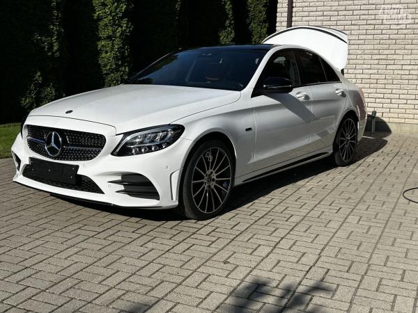 White Mercedes-Benz C 300 2019 in Kaunas, with an engine capacity of 2.00 L and mileage of 85 thousand km for 23500 €, photo 3 on AUTOMOTO.COM.LV