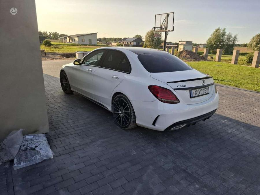 Balts Mercedes-Benz C 300 2020 Šauļi, ar dzinēja tilpumu 2.00 L un nobraukumu 110 tūkst. km par 16500 €, foto 5 vietnē AUTOMOTO.COM.LV