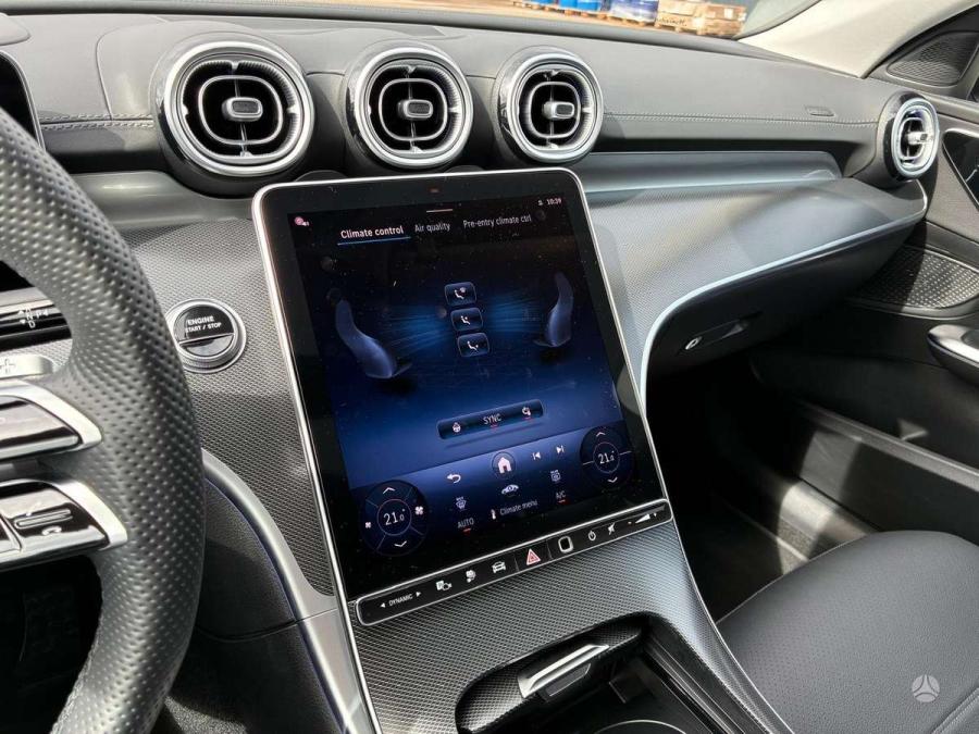 Белый Мерседес Ц 300 2025 в Каунас, объемом двигателя 2.00 л и пробегом 9 тыс. км за 49900 €, фото 24 на AUTOMOTO.COM.LV