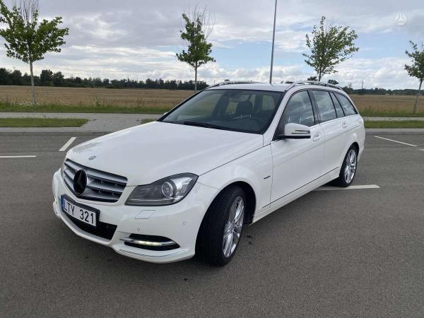 White Mercedes-Benz C 300 2011 in Marijampole, with an engine capacity of 2.99 L and mileage of 397 thousand km for 8300 €, photo 7 on AUTOMOTO.COM.LV