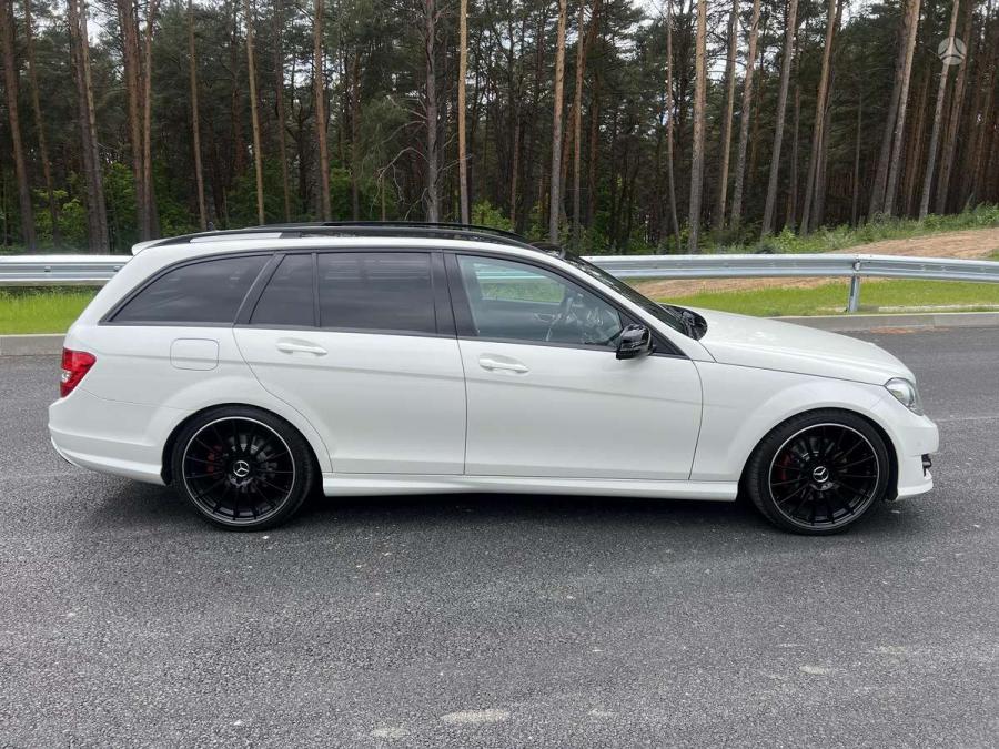 Balts Mercedes-Benz C 300 2011 Kauņa, ar dzinēja tilpumu 2.99 L un nobraukumu 289 tūkst. km par 9000 €, foto 5 vietnē AUTOMOTO.COM.LV