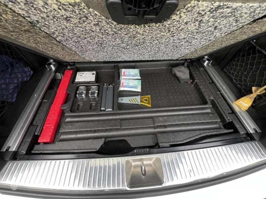 Balts Mercedes-Benz C 300 2011 Kauņa, ar dzinēja tilpumu 2.99 L un nobraukumu 289 tūkst. km par 9000 €, foto 19 vietnē AUTOMOTO.COM.LV
