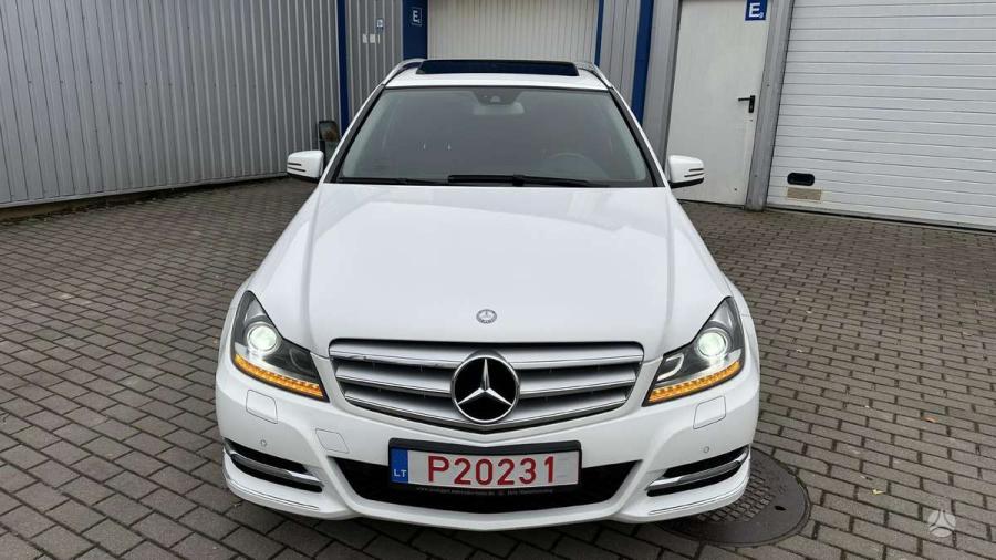 Balts Mercedes-Benz C 300 2012 Marijampole, ar dzinēja tilpumu 2.99 L un nobraukumu 280 tūkst. km par 8000 €, foto 3 vietnē AUTOMOTO.COM.LV