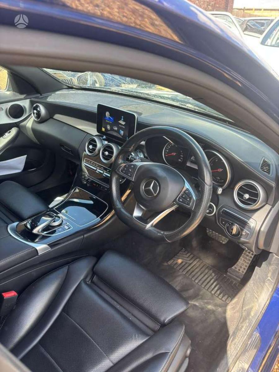 Balts Mercedes-Benz C 300 2016 Raseiniai, ar dzinēja tilpumu 0.00 L un nobraukumu 200 tūkst. km par 5900 €, foto 4 vietnē AUTOMOTO.COM.LV