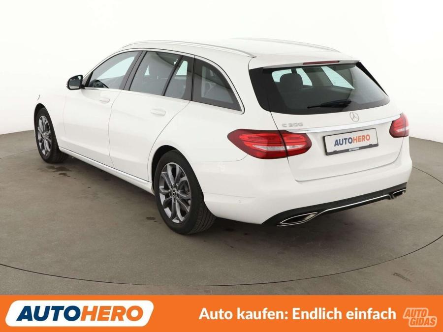White Mercedes-Benz C 300 2018 in Kaunas, with an engine capacity of 2.00 L and mileage of 94 thousand km for 25274 €, photo 4 on AUTOMOTO.COM.LV