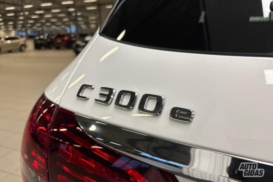 Balts Mercedes-Benz C 300 2020 Kauņa, ar dzinēja tilpumu 0.00 L un nobraukumu 81 tūkst. km par 30219 €, foto 18 vietnē AUTOMOTO.COM.LV