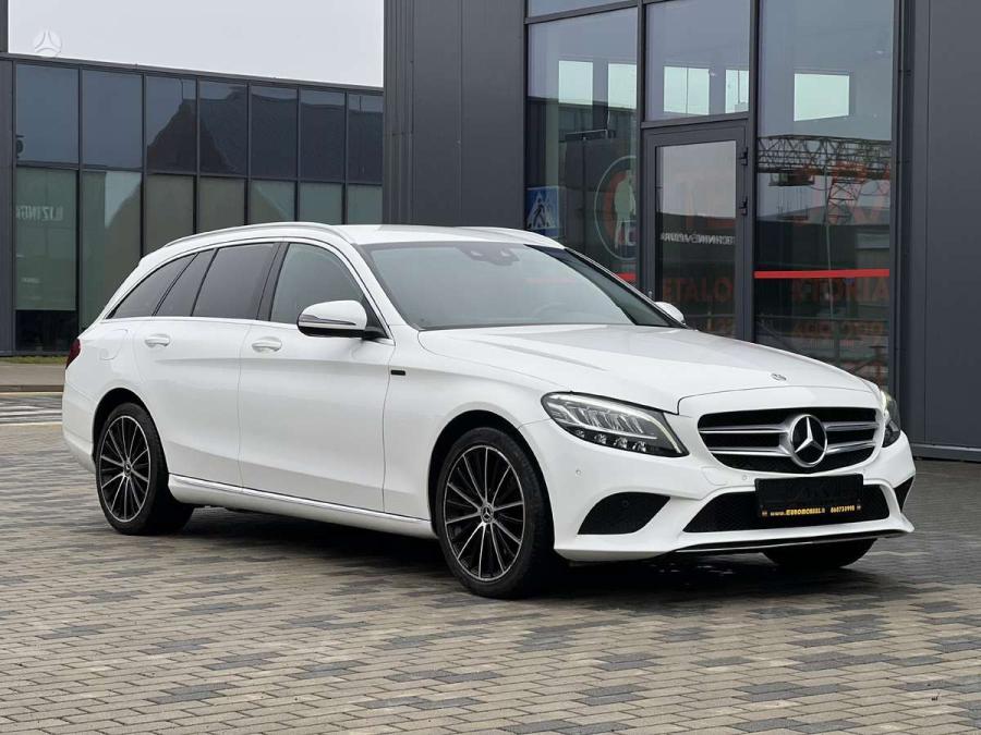 Balts Mercedes-Benz C 300 2020 Šauļi, ar dzinēja tilpumu 1.95 L un nobraukumu 179 tūkst. km par 19400 €, foto 1 vietnē AUTOMOTO.COM.LV