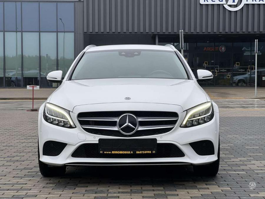 Balts Mercedes-Benz C 300 2020 Šauļi, ar dzinēja tilpumu 1.95 L un nobraukumu 179 tūkst. km par 19400 €, foto 3 vietnē AUTOMOTO.COM.LV