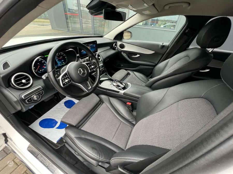 Balts Mercedes-Benz C 300 2020 Šauļi, ar dzinēja tilpumu 1.95 L un nobraukumu 179 tūkst. km par 19400 €, foto 14 vietnē AUTOMOTO.COM.LV