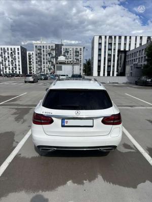 White Mercedes-Benz C 300 2020 in Vilnius, with an engine capacity of 1.99 L and mileage of 80 thousand km for 23000 €, photo 7 on AUTOMOTO.COM.LV