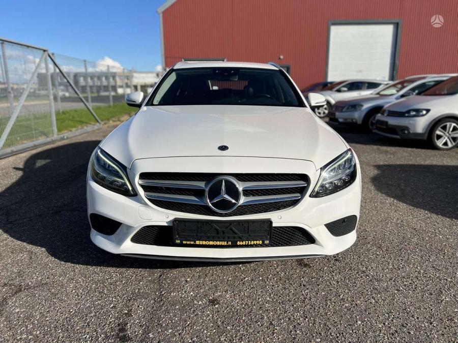 Balts Mercedes-Benz C 300 2020 Šauļi, ar dzinēja tilpumu 1.95 L un nobraukumu 180 tūkst. km par 18800 €, foto 3 vietnē AUTOMOTO.COM.LV