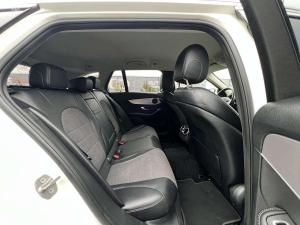 Balts Mercedes-Benz C 300 2020 Šauļi, ar dzinēja tilpumu 1.95 L un nobraukumu 180 tūkst. km par 18800 €, foto 22 vietnē AUTOMOTO.COM.LV