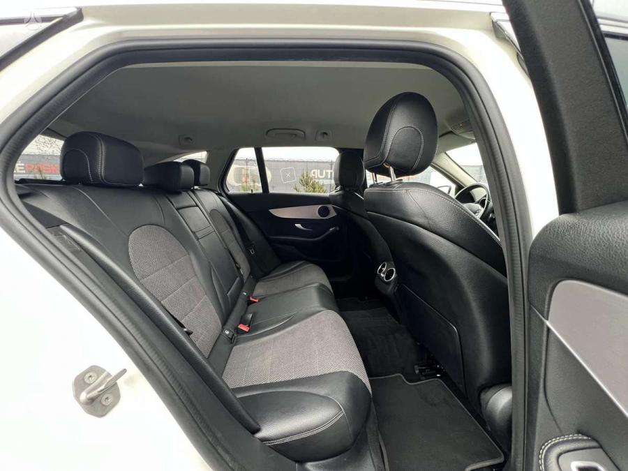 Balts Mercedes-Benz C 300 2020 Šauļi, ar dzinēja tilpumu 1.95 L un nobraukumu 180 tūkst. km par 18800 €, foto 22 vietnē AUTOMOTO.COM.LV