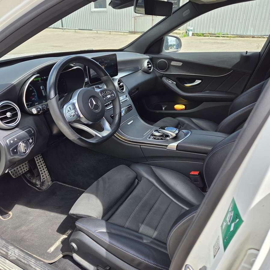 White Mercedes-Benz C 300 2021 in Taurage, with an engine capacity of 2.00 L and mileage of 119 thousand km for 21950 €, photo 9 on AUTOMOTO.COM.LV