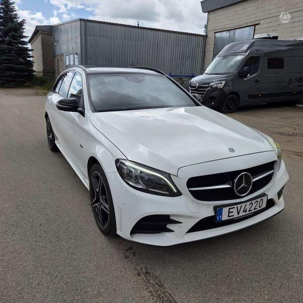 White Mercedes-Benz C 300 2021 in Taurage, with an engine capacity of 2.00 L and mileage of 121 thousand km for 19500 €, photo 1 on AUTOMOTO.COM.LV