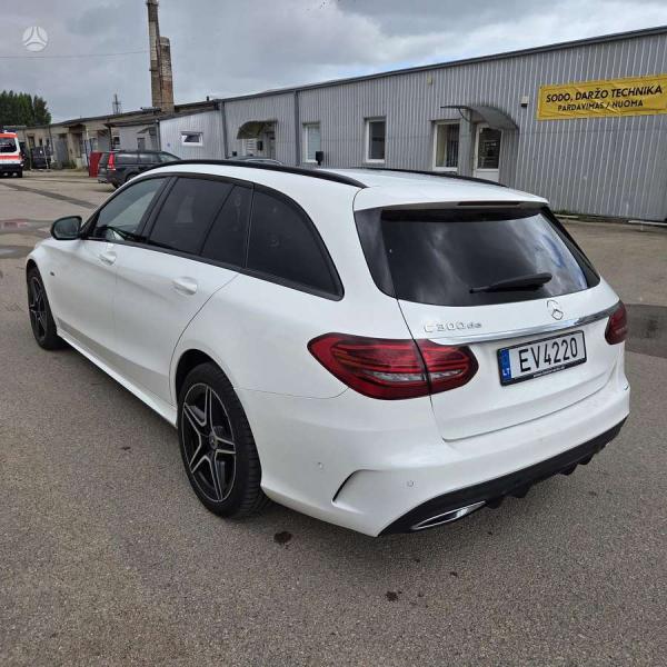 White Mercedes-Benz C 300 2021 in Taurage, with an engine capacity of 2.00 L and mileage of 121 thousand km for 19500 €, photo 5 on AUTOMOTO.COM.LV