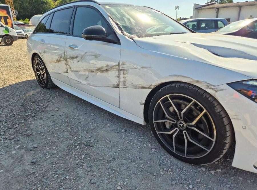 Balts Mercedes-Benz C 300 2023 Klaipėda, ar dzinēja tilpumu 1.99 L un nobraukumu 68 tūkst. km par 15700 €, foto 13 vietnē AUTOMOTO.COM.LV
