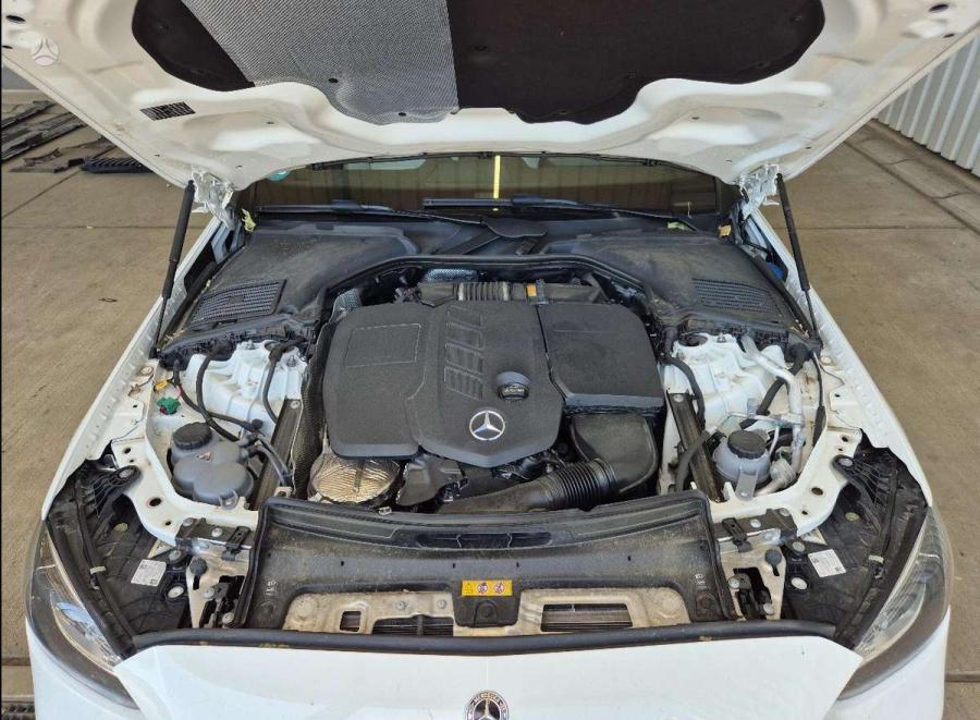 Balts Mercedes-Benz C 300 2024 Klaipėda, ar dzinēja tilpumu 1.99 L un nobraukumu 63 tūkst. km par 14300 €, foto 10 vietnē AUTOMOTO.COM.LV