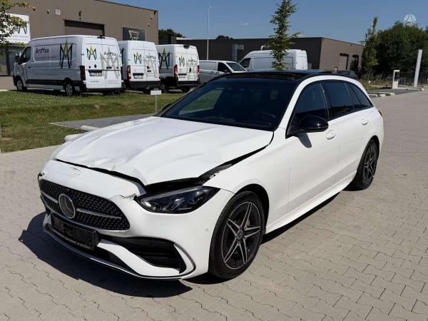 Белый Мерседес Ц 300 2025 в Паневежис, объемом двигателя 2.00 л и пробегом 39 тыс. км за 31900 €, фото 1 на AUTOMOTO.COM.LV