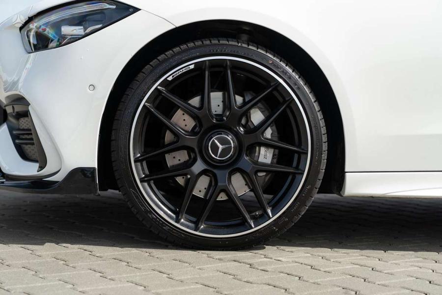 White Mercedes-Benz C 300 2025 in Vilnius, with an engine capacity of 1.99 L and mileage of 41 thousand km for 39999 €, photo 13 on AUTOMOTO.COM.LV