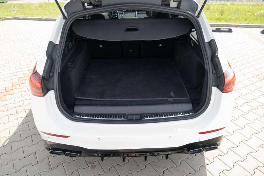 White Mercedes-Benz C 300 2025 in Vilnius, with an engine capacity of 1.99 L and mileage of 41 thousand km for 39999 €, photo 18 on AUTOMOTO.COM.LV