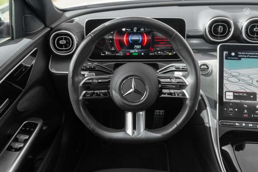 White Mercedes-Benz C 300 2025 in Vilnius, with an engine capacity of 1.99 L and mileage of 41 thousand km for 39999 €, photo 23 on AUTOMOTO.COM.LV