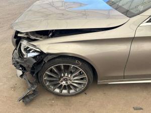 Dzeltens Mercedes-Benz C 300 2019 Kauņa, ar dzinēja tilpumu 1.99 L un nobraukumu 38 tūkst. km par 13500 €, foto 9 vietnē AUTOMOTO.COM.LV