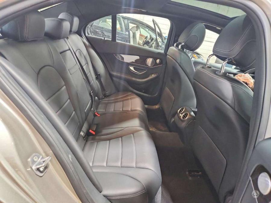 Dzeltens Mercedes-Benz C 300 2019 Kauņa, ar dzinēja tilpumu 1.99 L un nobraukumu 38 tūkst. km par 13500 €, foto 14 vietnē AUTOMOTO.COM.LV