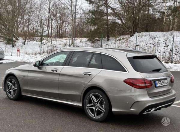 Yellow Mercedes-Benz C 300 2020 in Vilnius, with an engine capacity of 1.95 L and mileage of 154 thousand km for 23500 €, photo 8 on AUTOMOTO.COM.LV