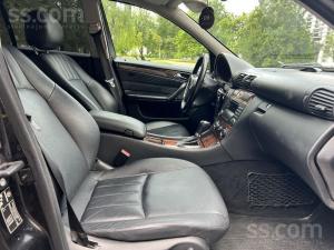 Melns Mercedes-Benz c-320 2006 Rīga, ar dzinēja tilpumu 3.20 L un nobraukumu 325 tūkst. km par 2850 €, foto 9 vietnē AUTOMOTO.COM.LV