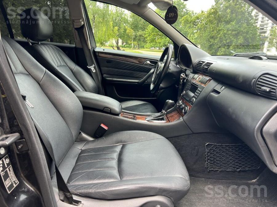 Melns Mercedes-Benz c-320 2006 Rīga, ar dzinēja tilpumu 3.20 L un nobraukumu 325 tūkst. km par 2850 €, foto 9 vietnē AUTOMOTO.COM.LV