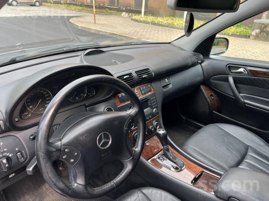 Melns Mercedes-Benz c-320 2006 Rīga, ar dzinēja tilpumu 3.20 L un nobraukumu 325 tūkst. km par 2850 €, foto 12 vietnē AUTOMOTO.COM.LV