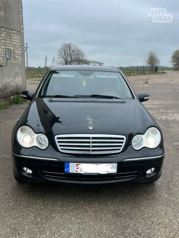 Melns Mercedes-Benz c-320 2006 Viļņa, ar dzinēja tilpumu 3.00 L un nobraukumu 272 tūkst. km par 2850 €, foto 3 vietnē AUTOMOTO.COM.LV