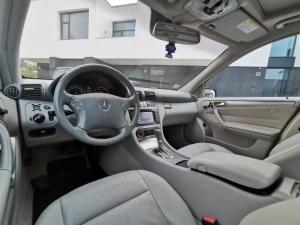 Черный Мерседес Ц 320 2006 в Рига, объемом двигателя 3.00 л и пробегом 252 тыс. км за 3990 €, фото 10 на AUTOMOTO.COM.LV