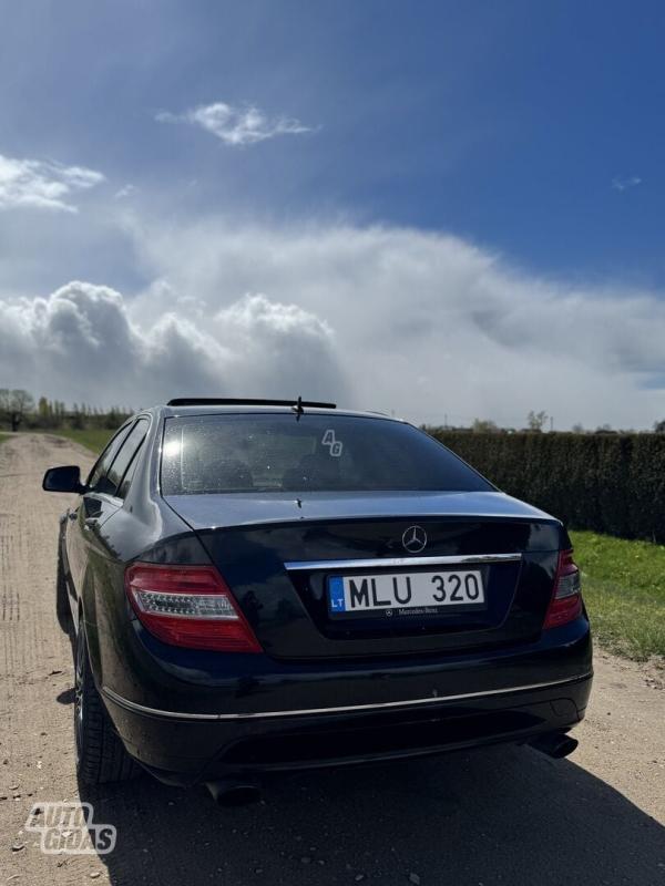 Melns Mercedes-Benz c-320 2007 Alīta, ar dzinēja tilpumu 3.00 L un nobraukumu 266 tūkst. km par 3500 €, foto 2 vietnē AUTOMOTO.COM.LV