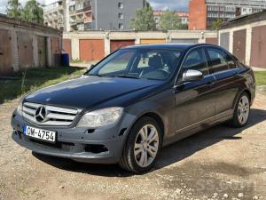 Черный Мерседес Ц 320 2007 в Рига, объемом двигателя 3.00 л и пробегом 477 тыс. км за 3750 €, фото 5 на AUTOMOTO.COM.LV