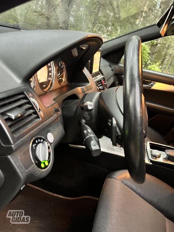 Black Mercedes-Benz c-320 2007 in Vilnius, with an engine capacity of 3.20 L and mileage of 360 thousand km for 5700 €, photo 9 on AUTOMOTO.COM.LV