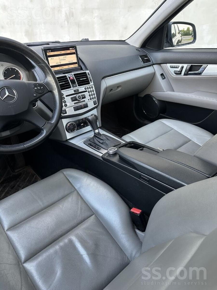 Melns Mercedes-Benz c-320 2007 Rīga, ar dzinēja tilpumu 3.00 L un nobraukumu 478 tūkst. km par 3950 €, foto 4 vietnē AUTOMOTO.COM.LV