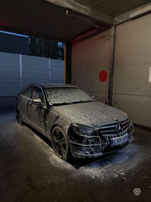 Melns Mercedes-Benz c-320 2007 Druskininkai, ar dzinēja tilpumu 2.99 L un nobraukumu 332 tūkst. km par 5000 €, foto 5 vietnē AUTOMOTO.COM.LV