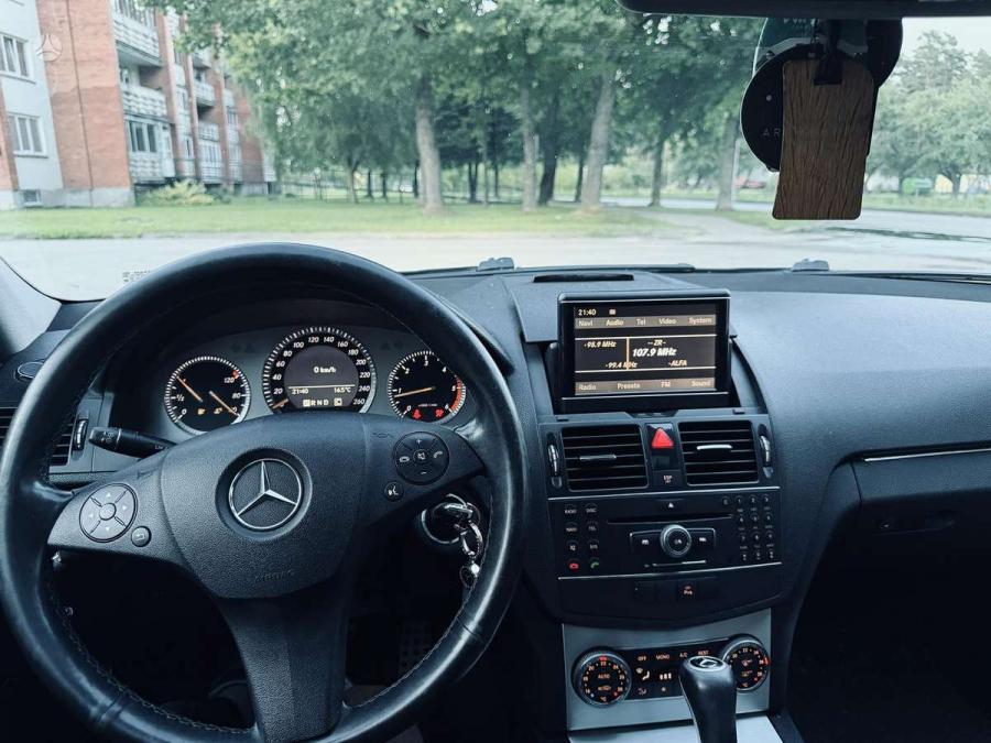 Melns Mercedes-Benz c-320 2007 Druskininkai, ar dzinēja tilpumu 2.99 L un nobraukumu 332 tūkst. km par 5000 €, foto 8 vietnē AUTOMOTO.COM.LV